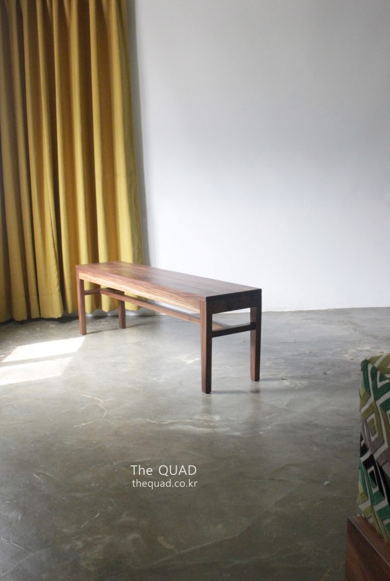 BC02 _ Oblique bench - 더쿼드 우드웍스